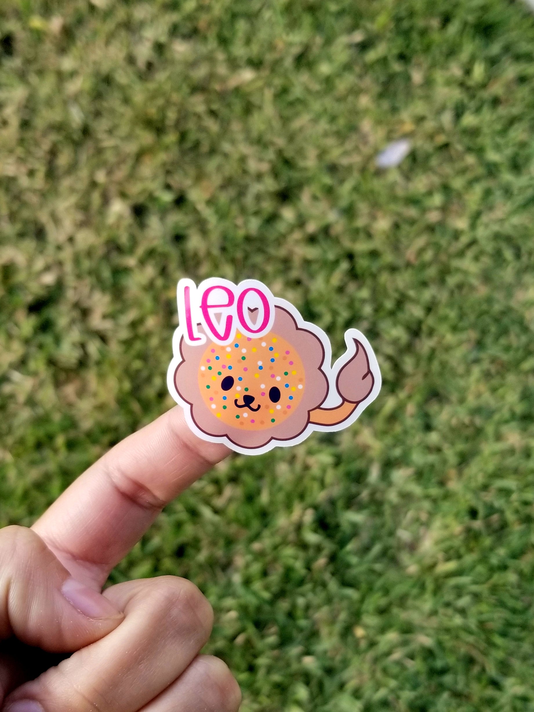Leo Pan Dulce Sticker | Hug Hug Kiss Kiss